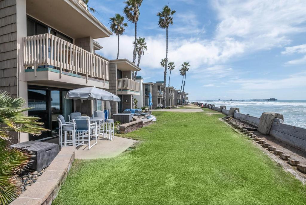 Holiday Getaway-Beachfront Views 2 Pools 3 Spas, Oceanside (updated ...