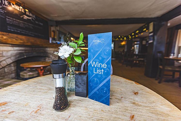 White Horse Inn, Woolstone (updated prices 2025)