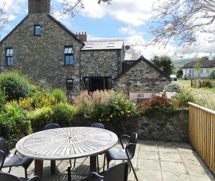 Glenroy Newport, Pembrokeshire, Newport Pembrokeshire (updated prices 2025)