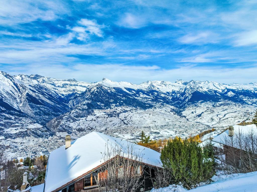 Chalet Cheechako by Interhome, Plan Fey (preços atualizados para 2025)