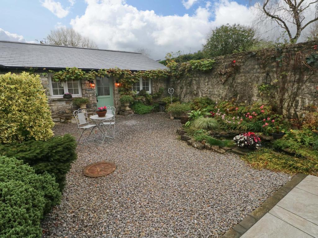 Little Cloud, Cowbridge (updated prices 2026)