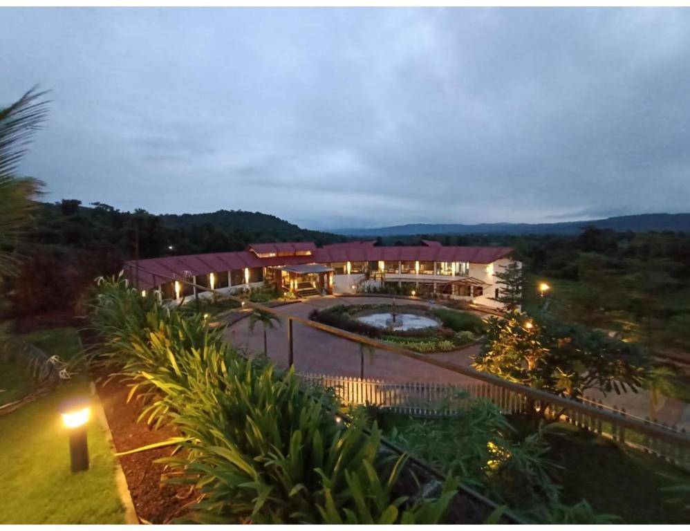 Kenisha Resort Residences, Pawasalwadi, Jambhulpāda (bijgewerkte ...