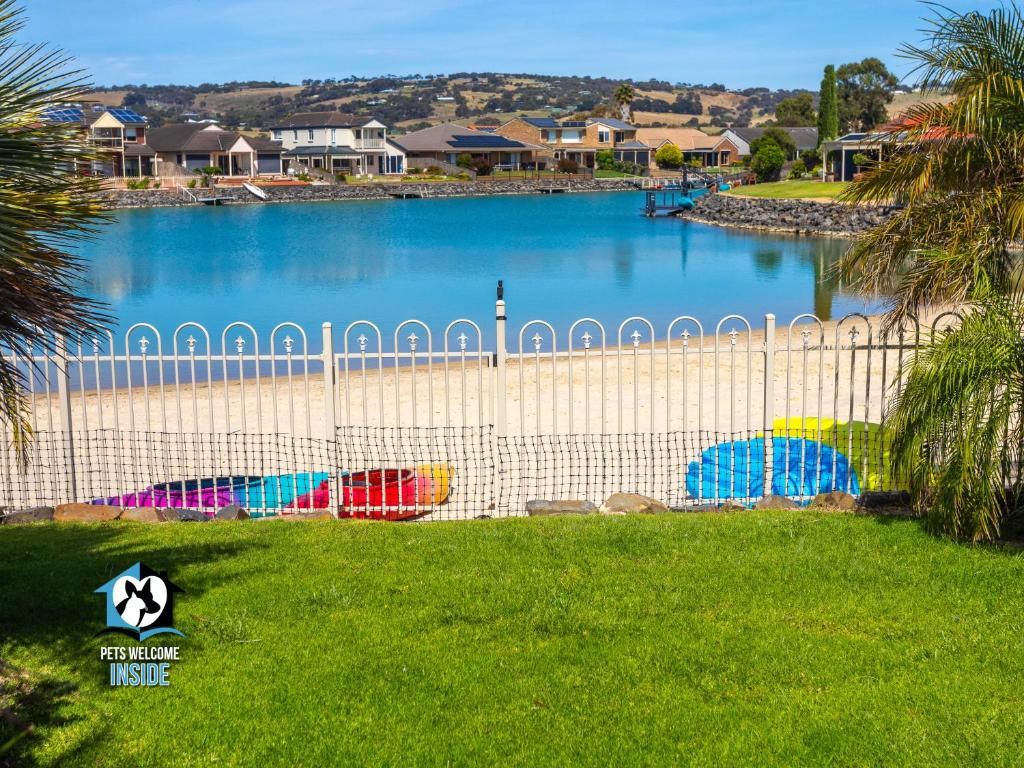 Lake Front - Tropical Retreat at Encounter Bay!, Encounter Bay (updated ...