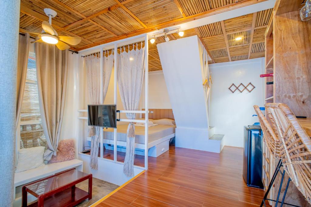 Hayya Hayya Villas, Ocoy (updated prices 2025)