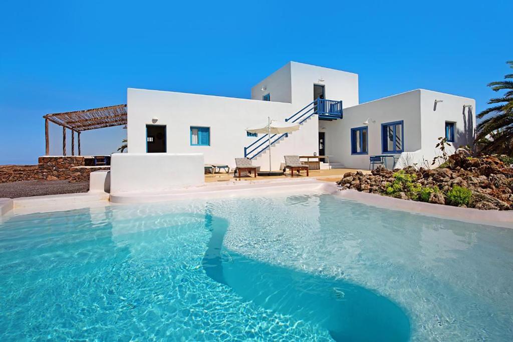 Villa Alfonso NEW, with local traditional style, Lajares (precios ...