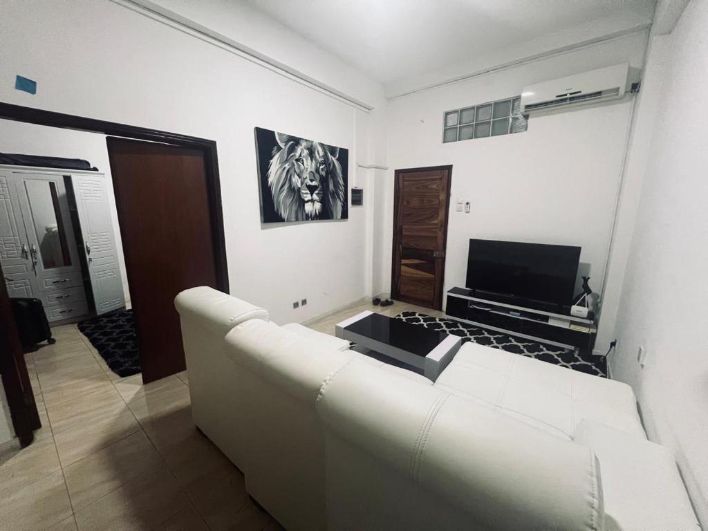 VJ guest house, Rainha Ginga ao pé de Hotel 5 estrela EPIC SANA, Muene ...