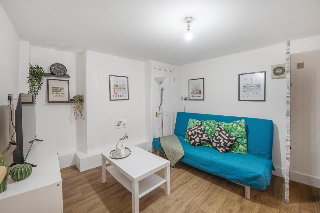 20 min from city centre 2 bedrooms w ensuite, London (updated prices 2025)