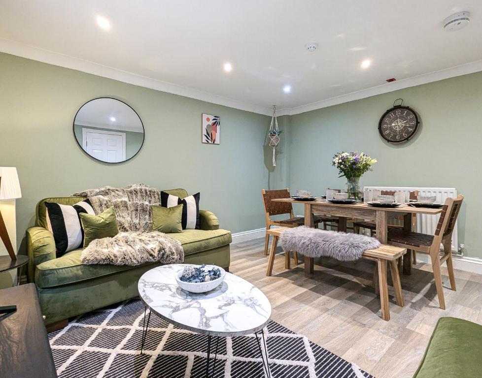 Central Brighton Stunning 3Bed with garden, Sleeps 8, Brighton & Hove ...