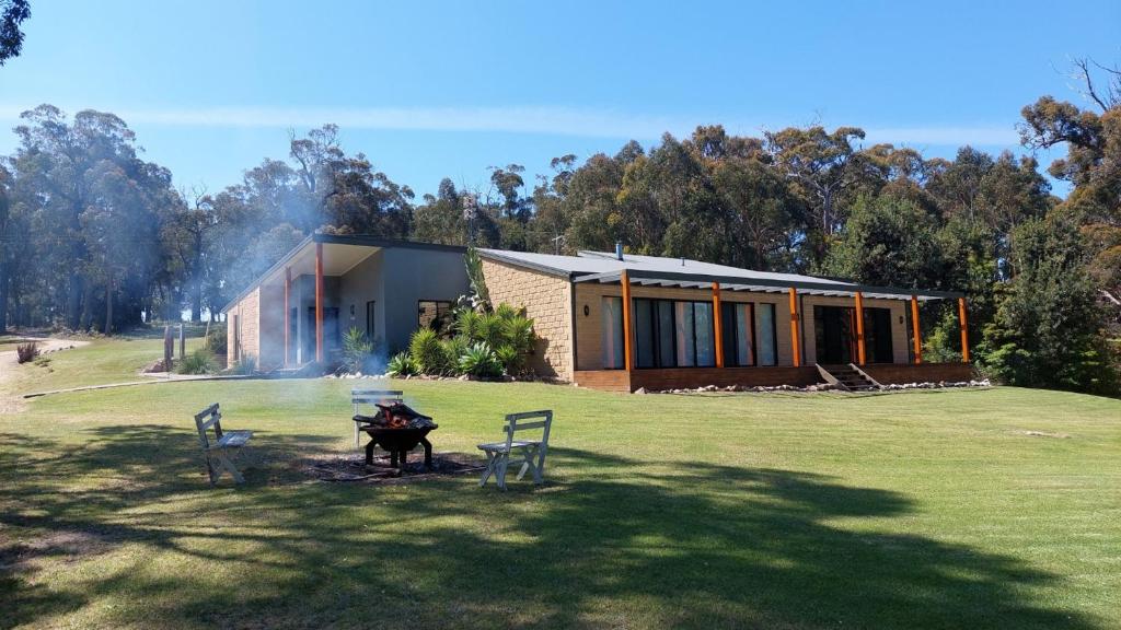 Captains Quarters, Lake Tyers (updated prices 2025)