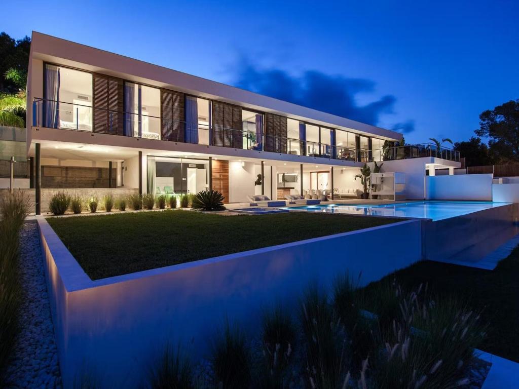 Villa in Ibiza with Infinity Pool and Sea Views, San Jose de sa Talaia ...