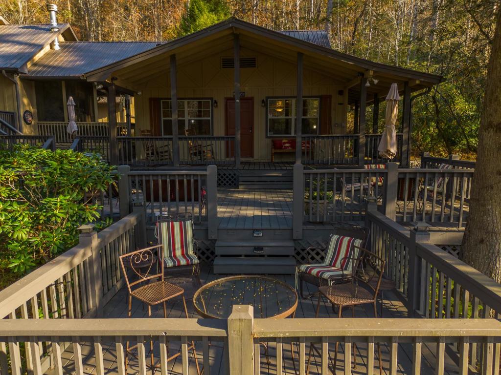 RiverZen, A Toccoa River Retreat, Blue Ridge (updated prices 2025)
