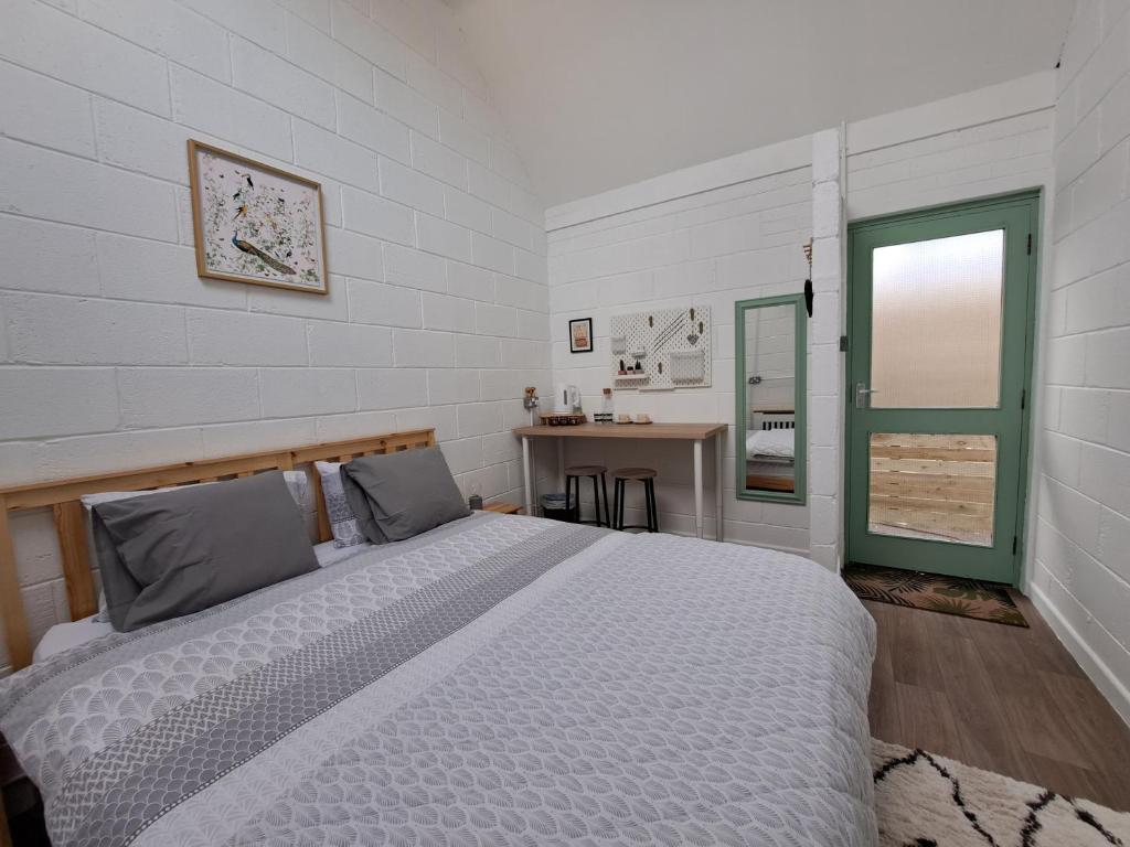 The Nest Number 3, Rosslare Harbour (updated prices 2026)