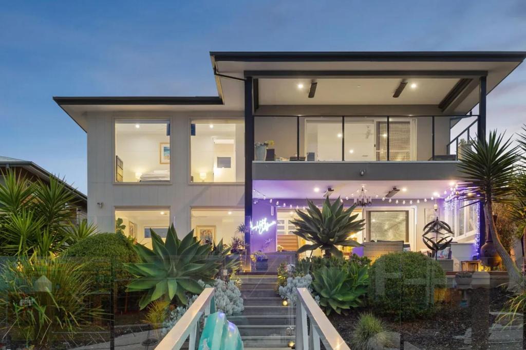 Beautiful Home, Safety Beach (updated prices 2025)