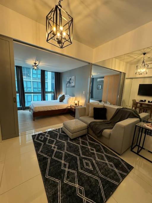 One Uptown Stylish Retro Suite, Manila (updated prices 2026)