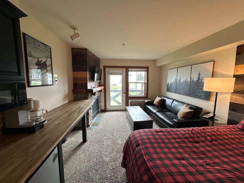 Slope-side Snowshoe Village Condo, Snowshoe (updated prices 2025)