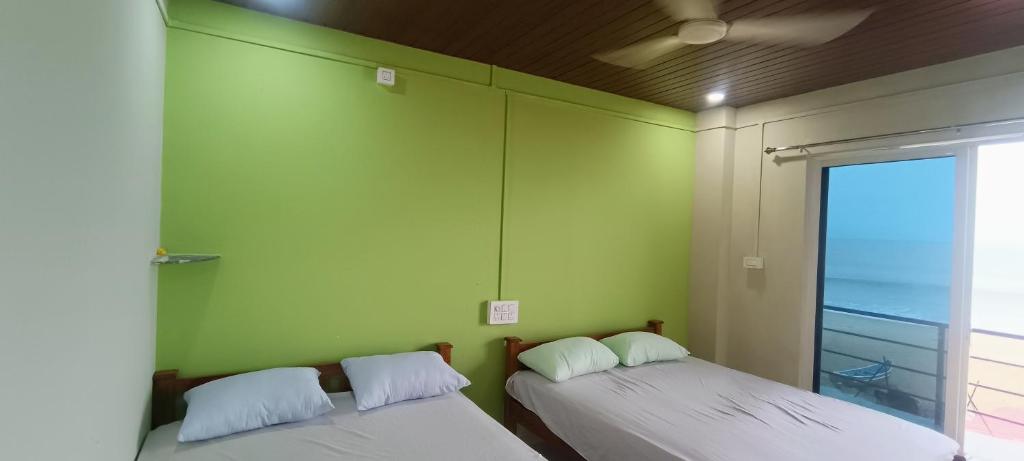 Aisiri comforts beach stay and cafe, Gokarn (updated prices 2026)