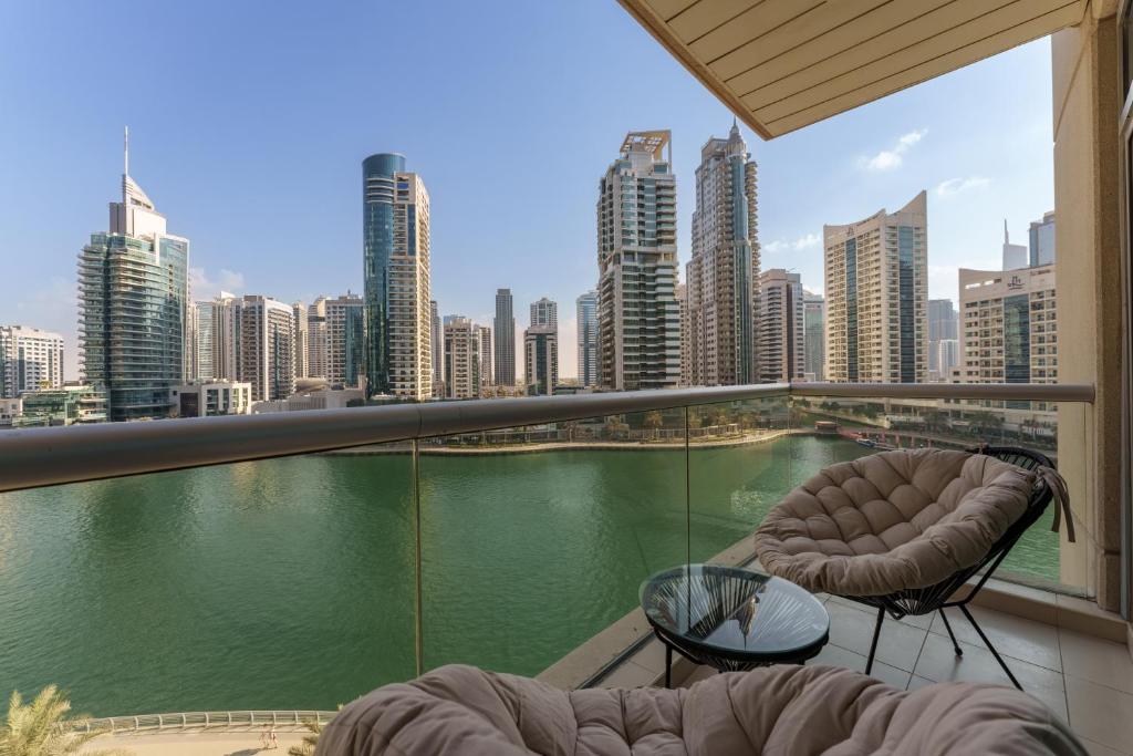 Maison Privee - Blissful Living with Dubai Marina Waterfront Views ...