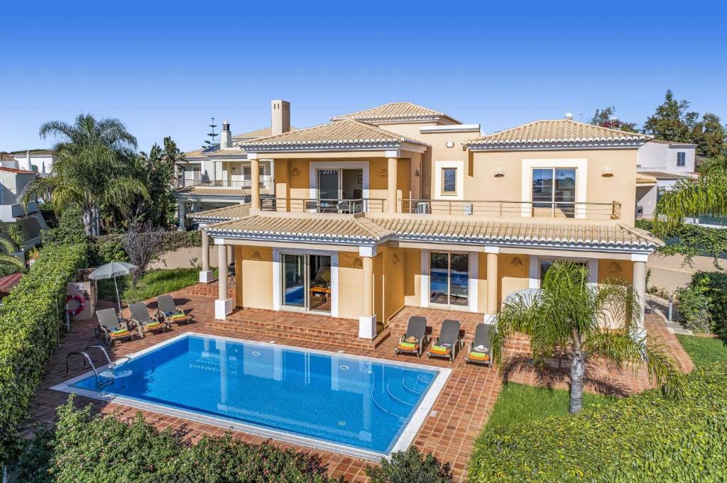 Villa Casa Brasil by Villa Plus, Praia do Carvoeiro (updated prices 2026)