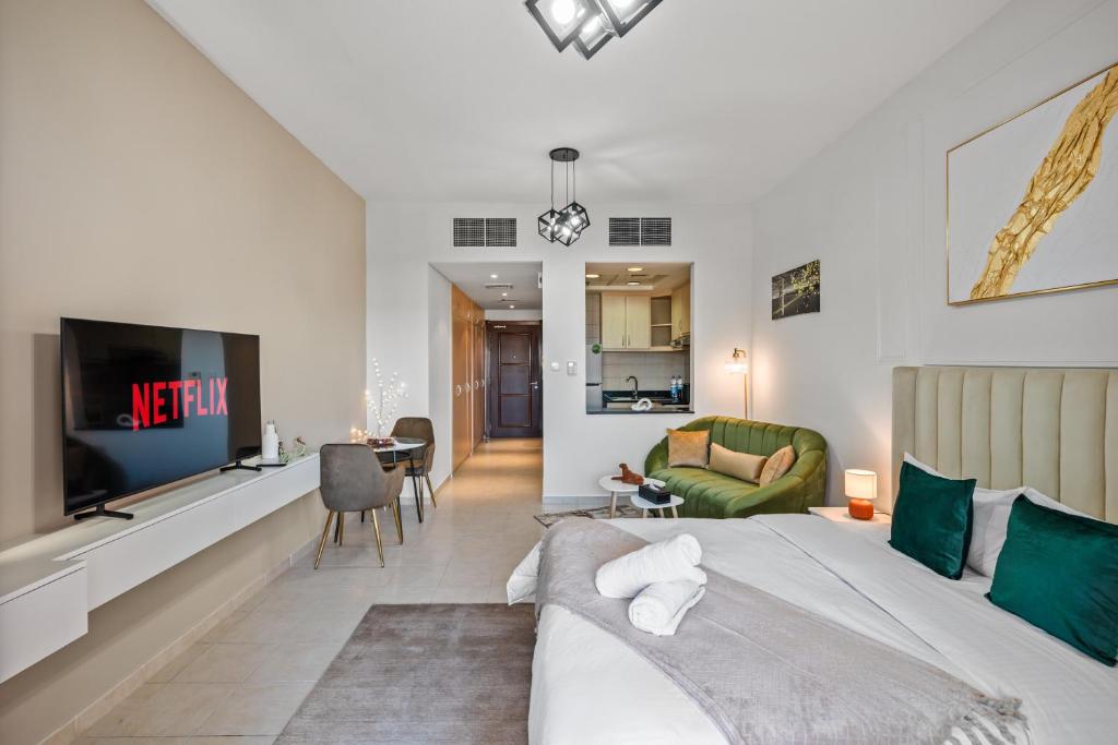 Chic Studio Near Discovery Gardens Attractions, Dubai (updated prices 2025)