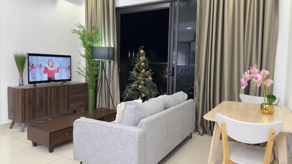 KLCC sky view 1BR luxury suites with Balcony Trion A5507 KL, Kuala ...