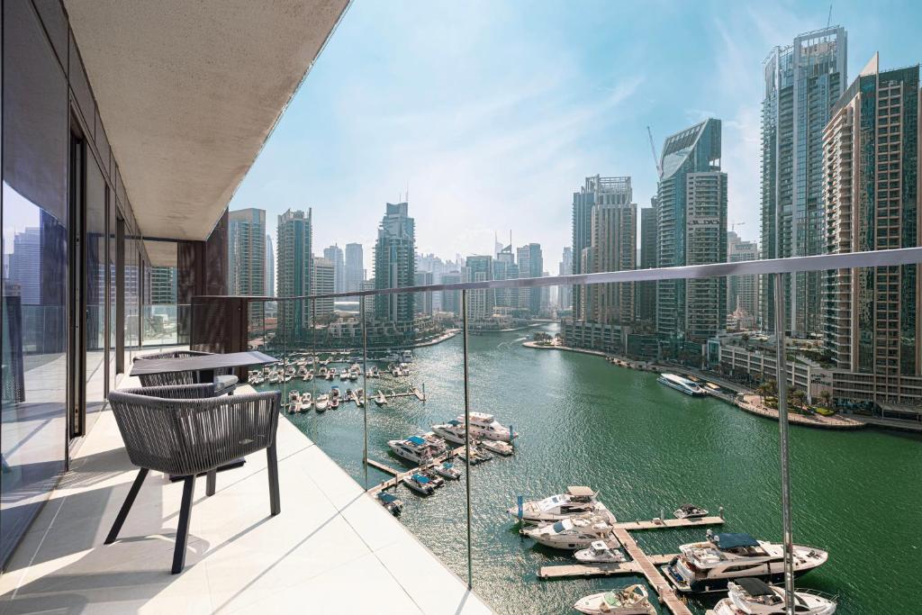 3BR Full Marina View for 8 Near The Metro!, Dubái (precios actualizados ...