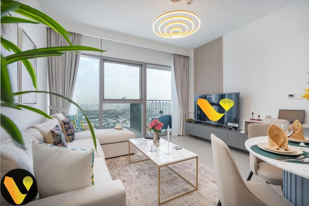 DOWNTOWN VIEWS II - VOGUE One Bedroom Apartment with Balcony, Opposite Dubai Mall Skybridge ...