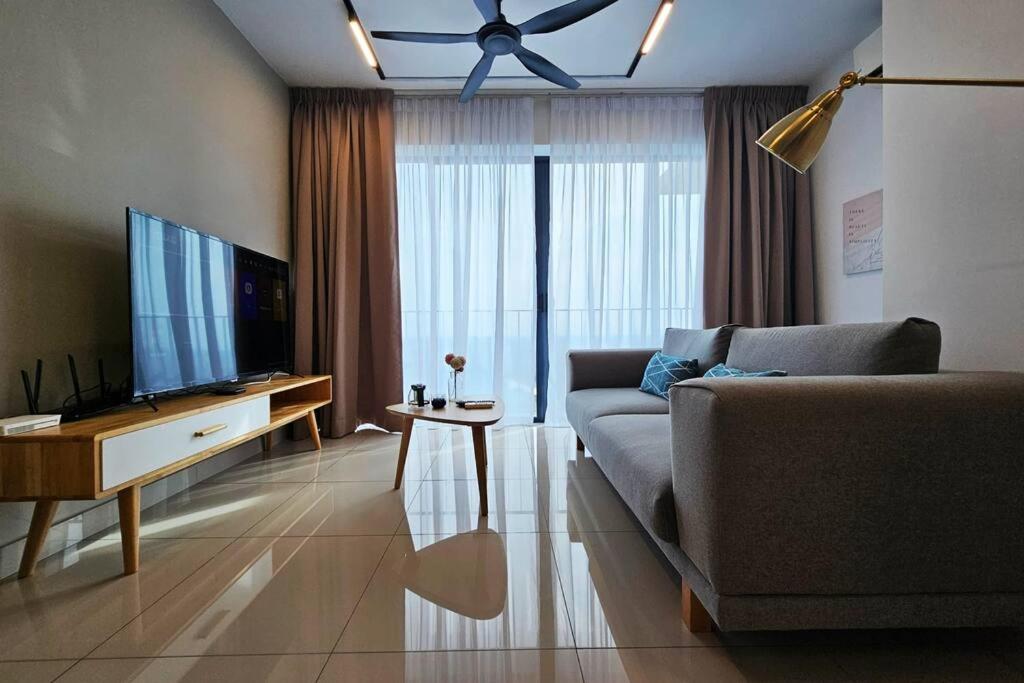 Trefoil Setia Alam 29# Link Bridge Setia City Mall # 2 Bedroom, Shah ...