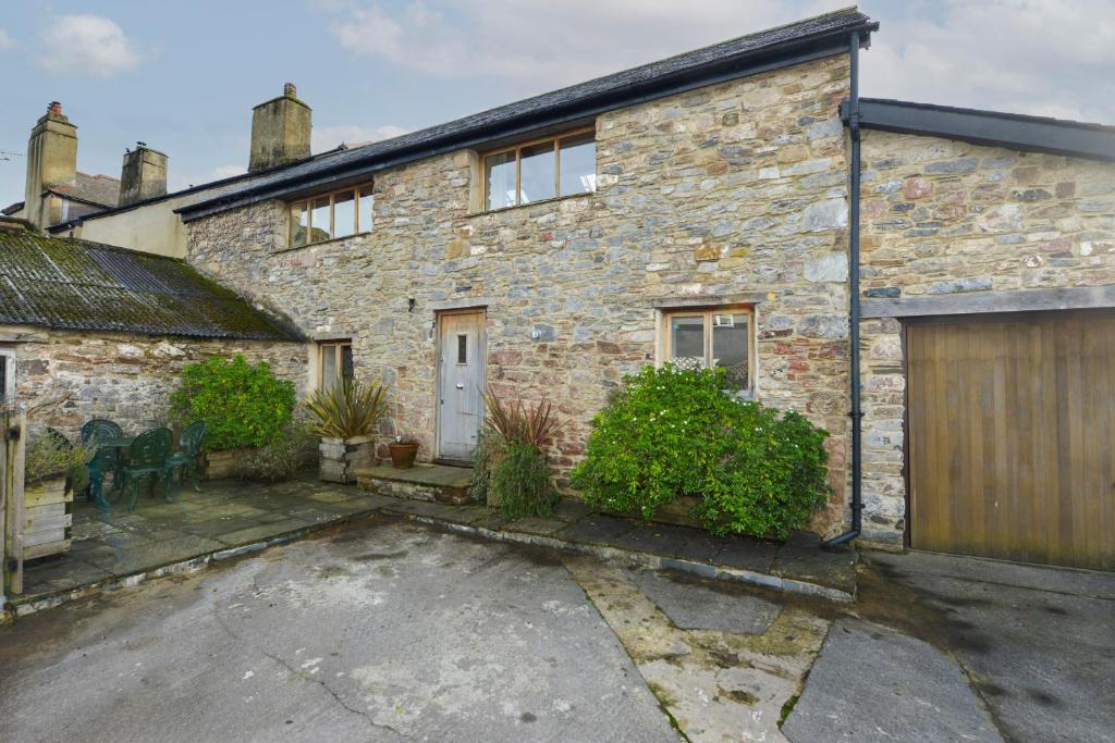 Old Armoury Barn, Ashburton (updated prices 2026)
