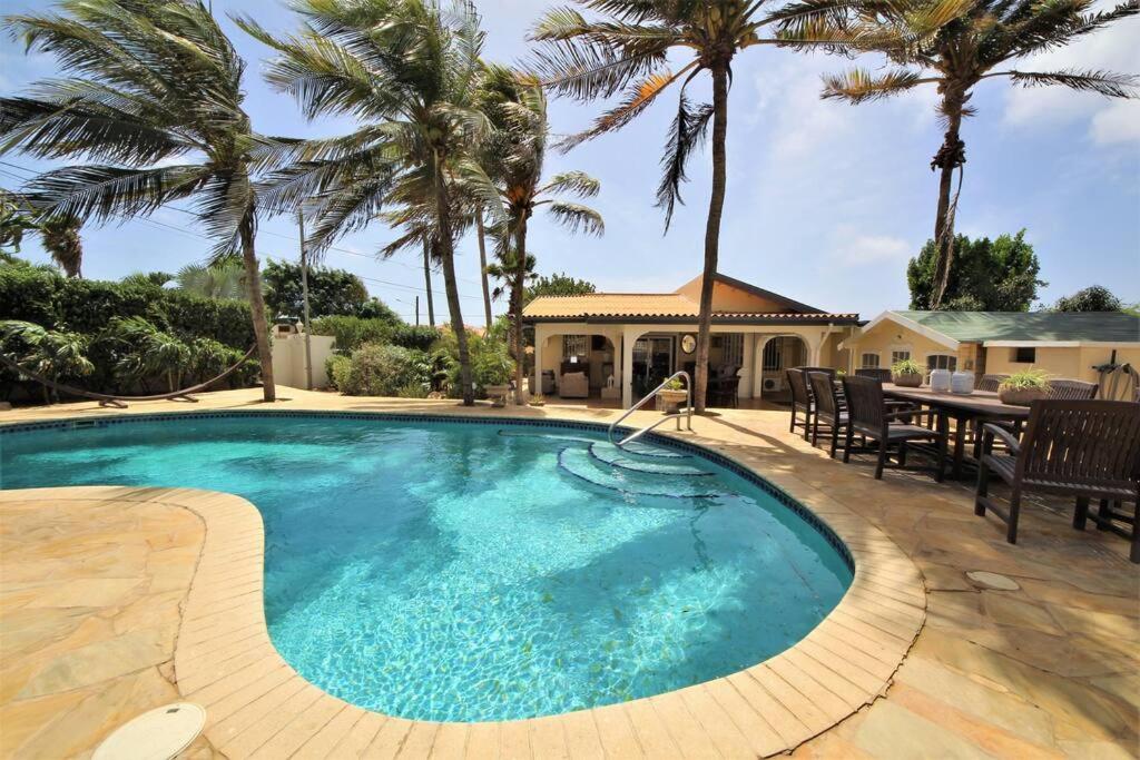 Paradera Paradise - your ultimate 5-bedroom getaway, Paradera ...