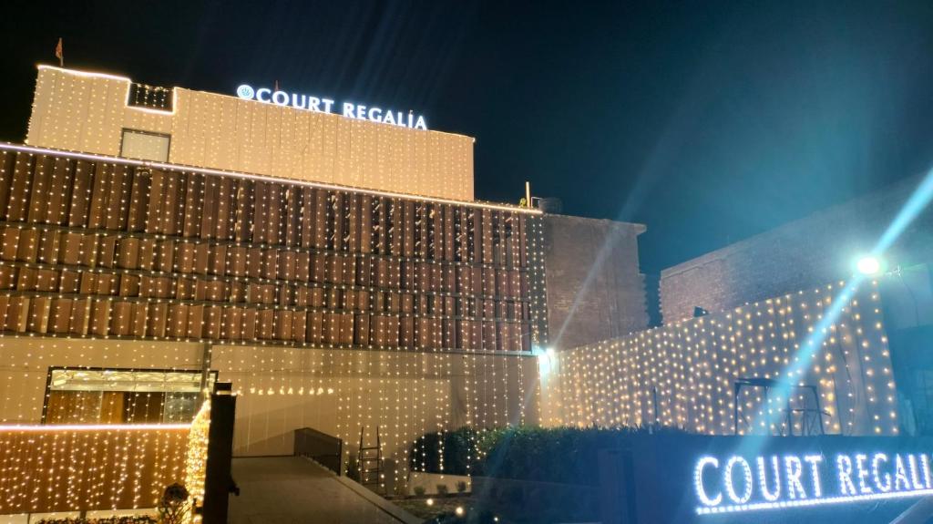 Court Regalia Unit Of S & G Festivities, Chīka (updated prices 2025)