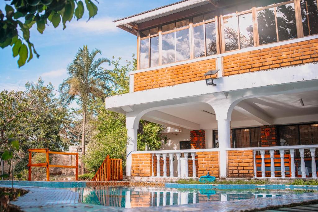 Capri Villa w Swimming Pool, Pool Table, Lake View, Mwanza (updated ...