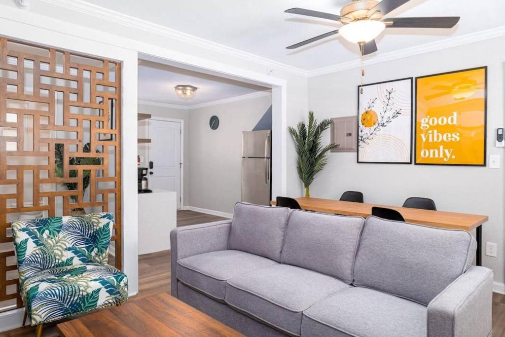 Sojourn Beach Front Paradise Cove Suite, North Camellia Acres (updated ...