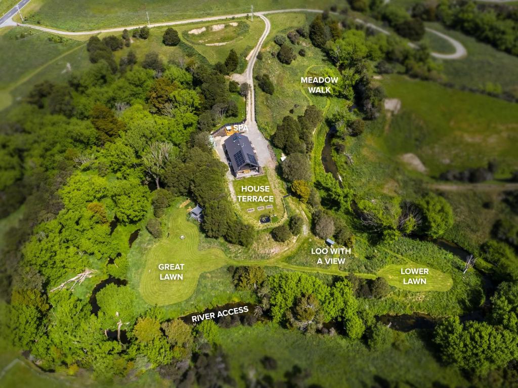 Farmhouse Retreat, Hinakura (updated prices 2025)