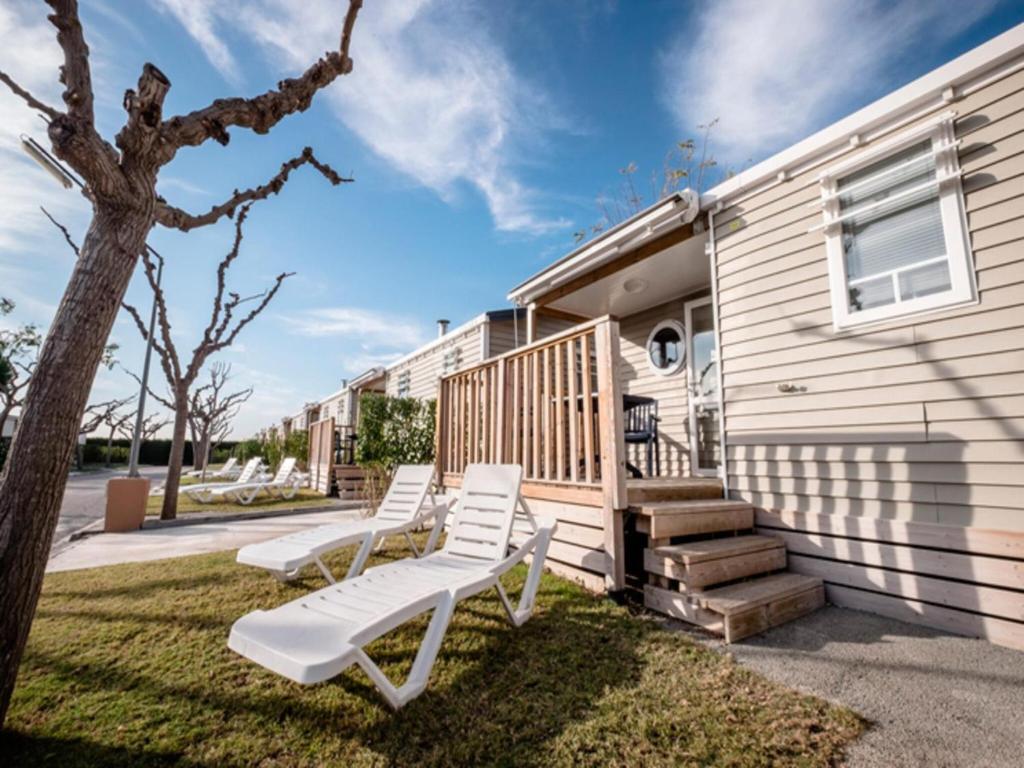 Beautiful mobile home with garden, Tarragona (updated prices 2025)
