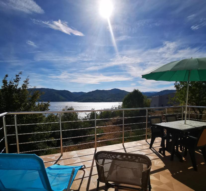 Lakeview Estate Chalet, Staro Myasto (updated prices 2026)