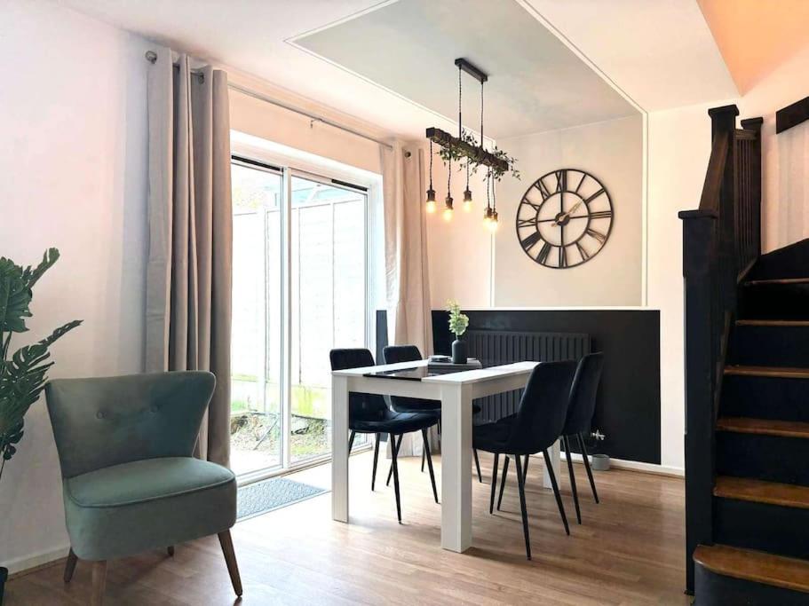 Cresswell Crescent House - Comfortable & Modern 3-Bed Living with ...