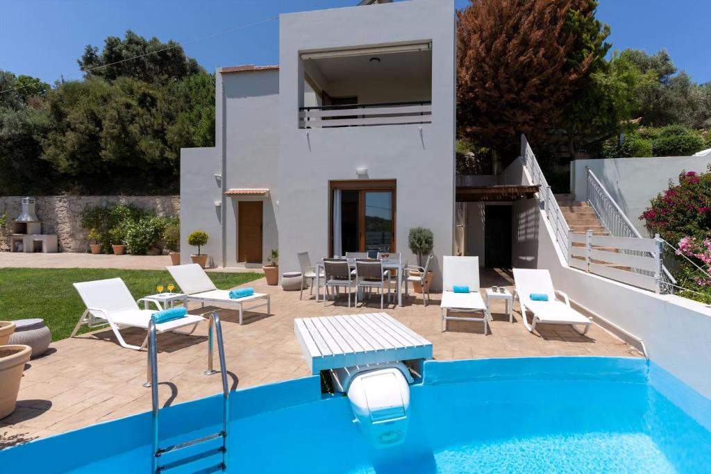 Linari, Agia Triada (updated prices 2025)