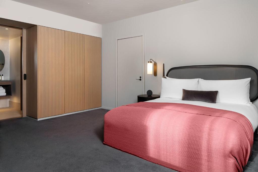 The Stratford, Autograph Collection, London (updated prices 2025)