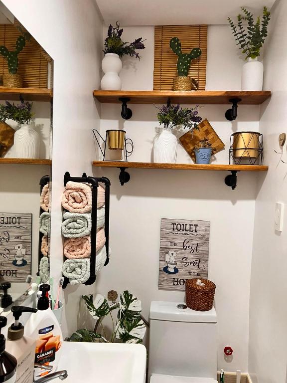 SMDC Green 2 Staycation, The Traditional & Modern Fusion Condo, Pasong ...