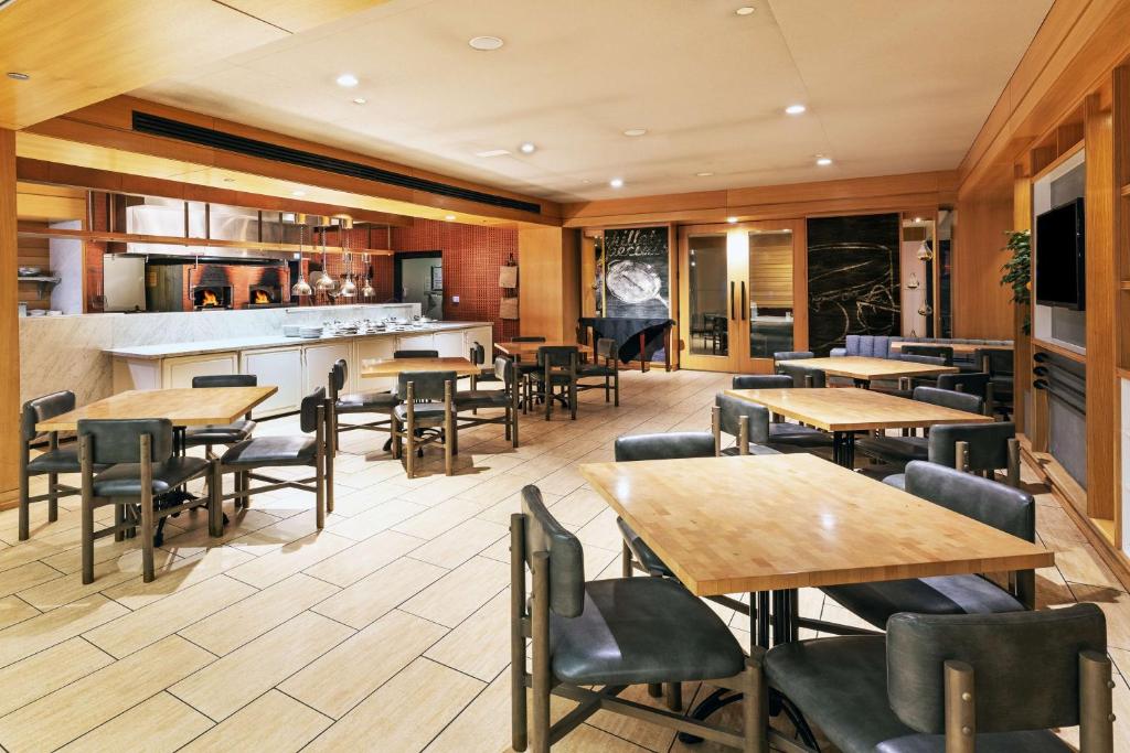 DoubleTree by Hilton Tulsa Downtown, Tulsa (updated prices 2025)