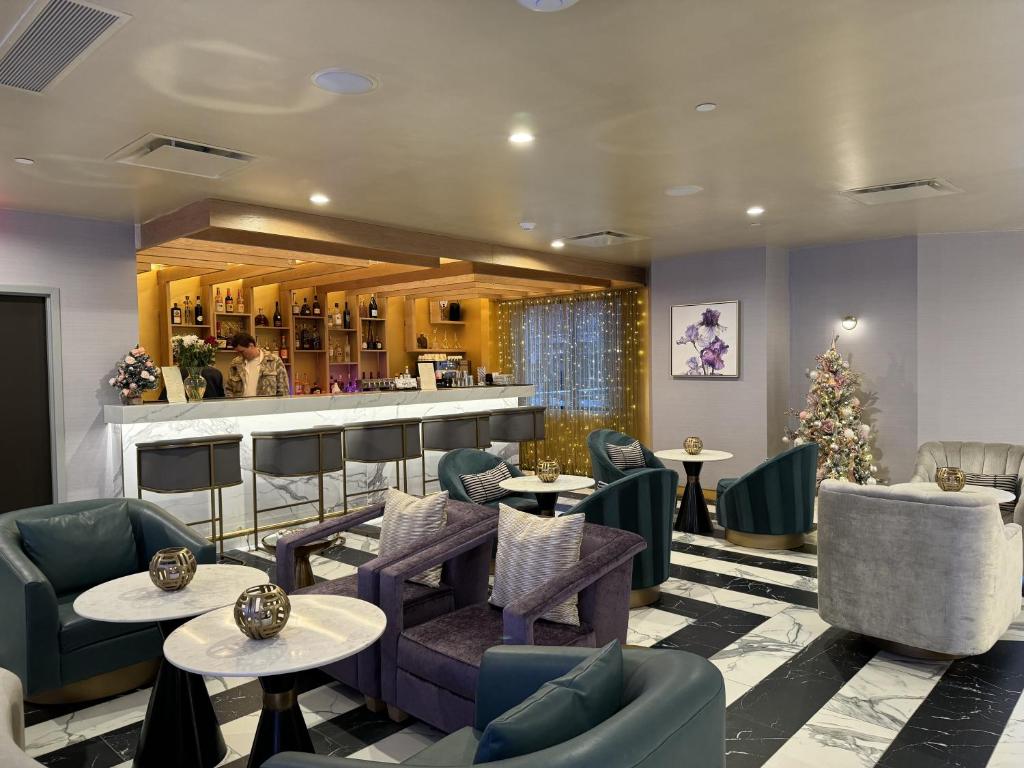 Iris Hotel Boston, Brookline (updated prices 2025)