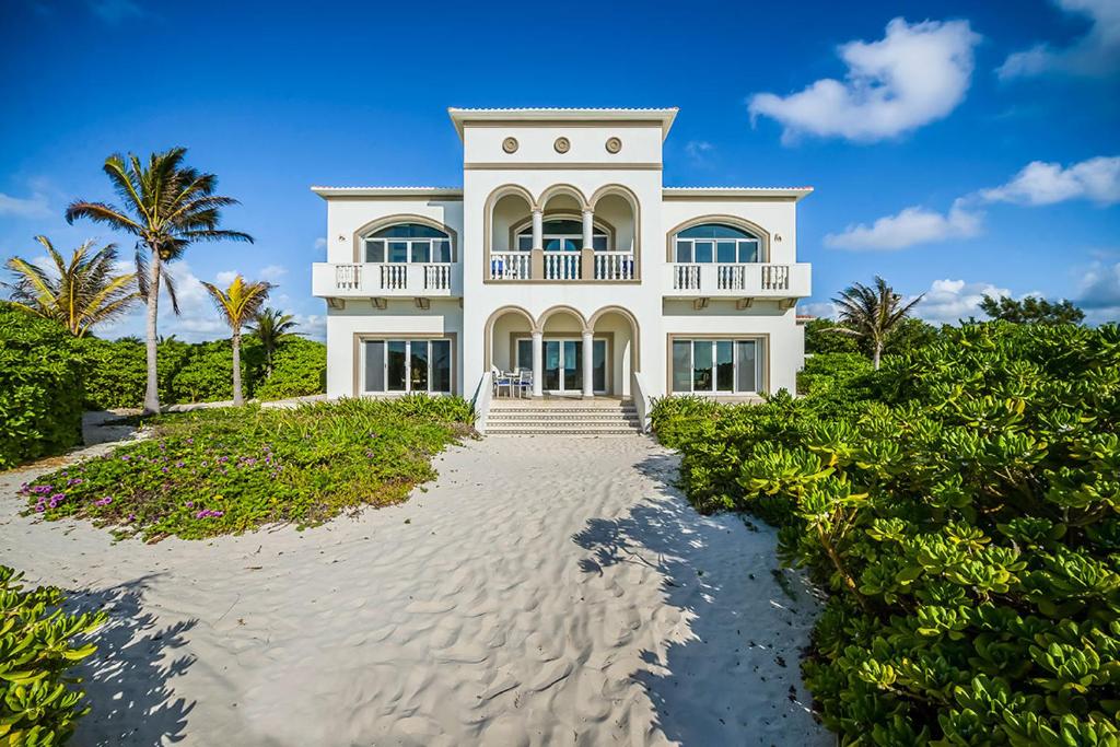 Amazing Beachfront Casa del Mar Bonito, Playa del Secreto, Riviera Maya ...