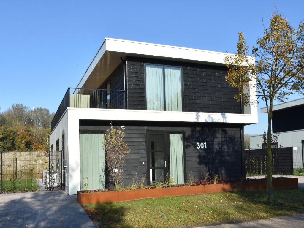 Luxury 10p villa on the water near Harderwijk, Zeewolde (updated prices ...