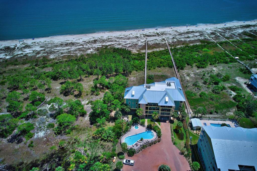 Beachfront with Boat Parking and Shared Pool, Hot Tub, Unobstructed Gulf Views, Indian Pass ...
