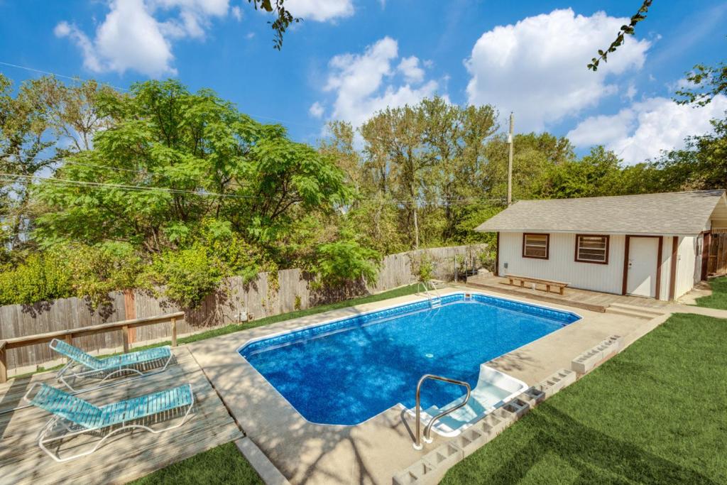 Farmhouse With Amazing Pool at Wester Hills Temple, Temple (updated ...