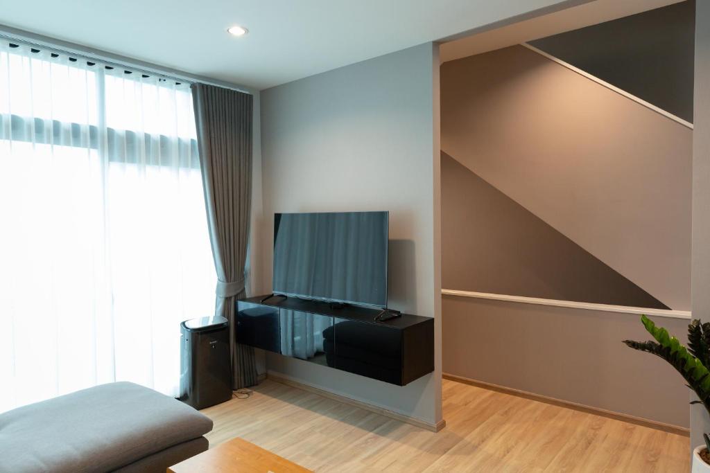 Nirvana Define Luxury Townhome Ekkamai Ramintra, Ban O Pao (updated ...