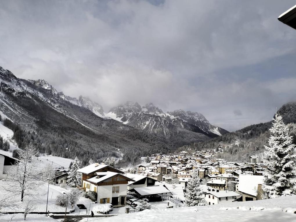 Vista mozzafiato sulle Dolomiti Friulane, Forni di Sopra (updated ...