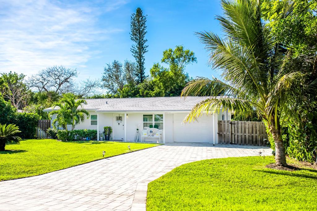 Blue Sky Rezidence - Salt Pool, 5 min to beach!, Bonita Springs ...