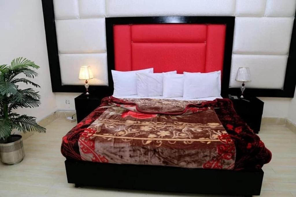 Hotel Aarsh Palace Multan, Multán (precios actualizados 2025)