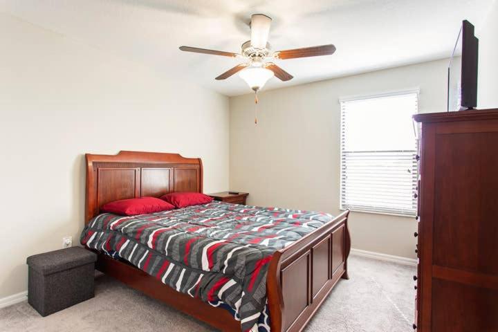 Cozy Room between Downtown Tampa, Brandon and Riverview, Progress ...
